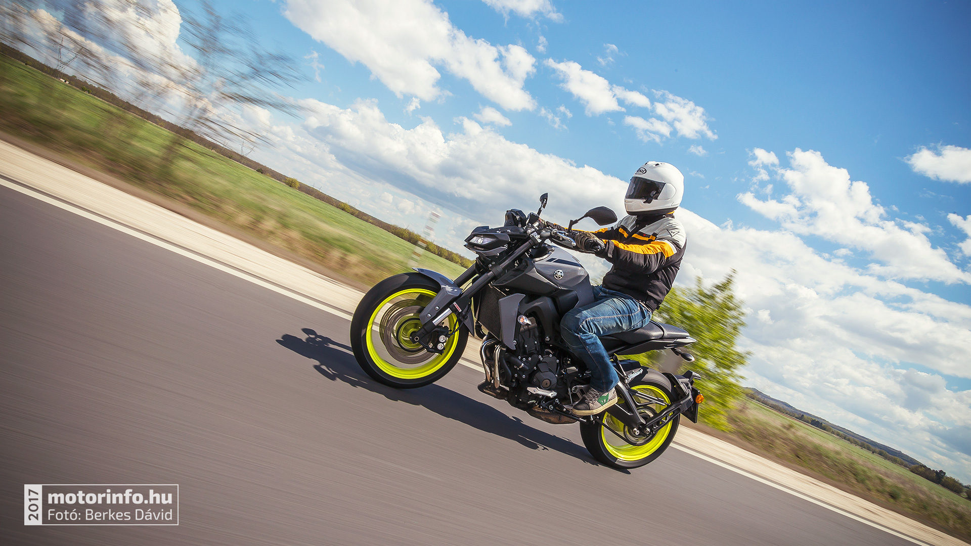 Május 1-től kapható a kedvezményes havi motoros e-matrica! | Motorinfo